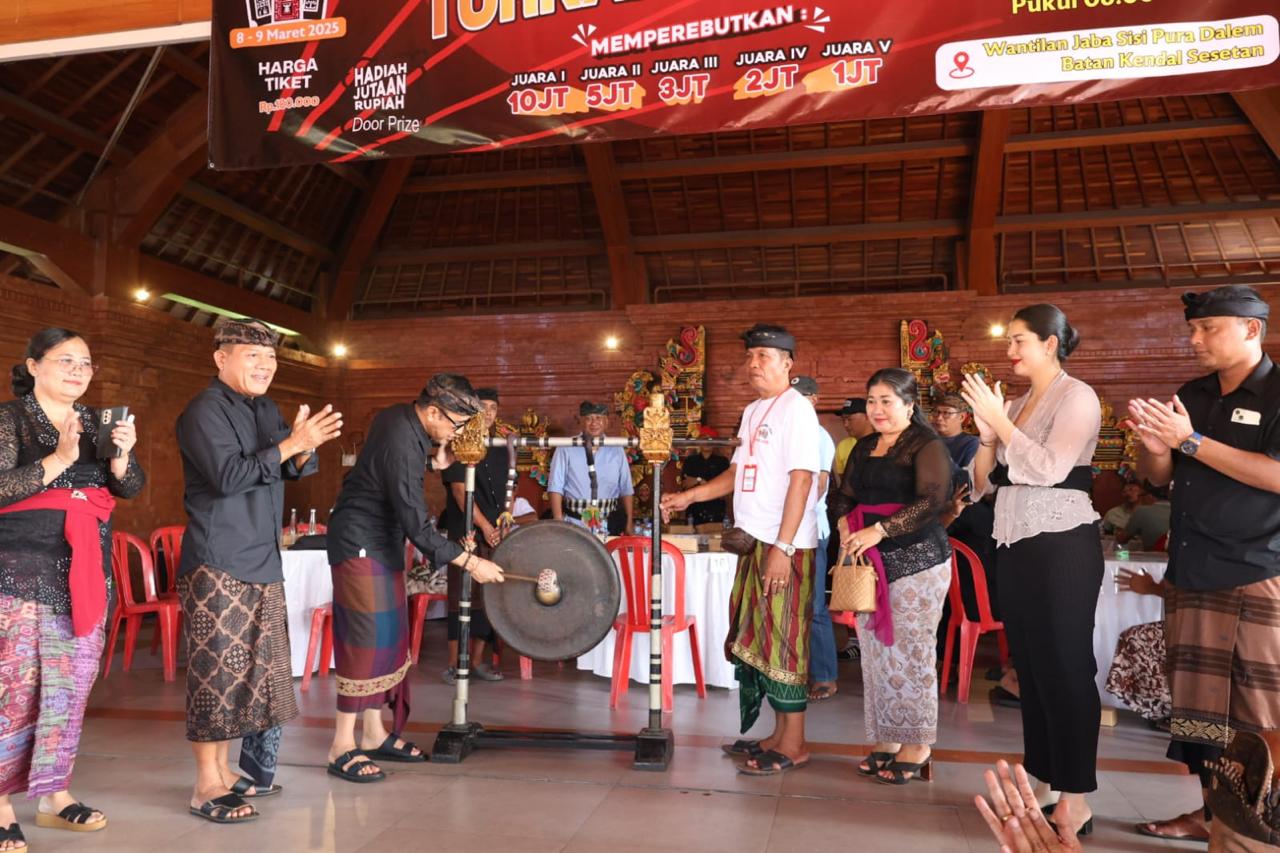 Wali Kota Jaya Negara Buka Turnament Ceki Pura Dalem Batan Kendal